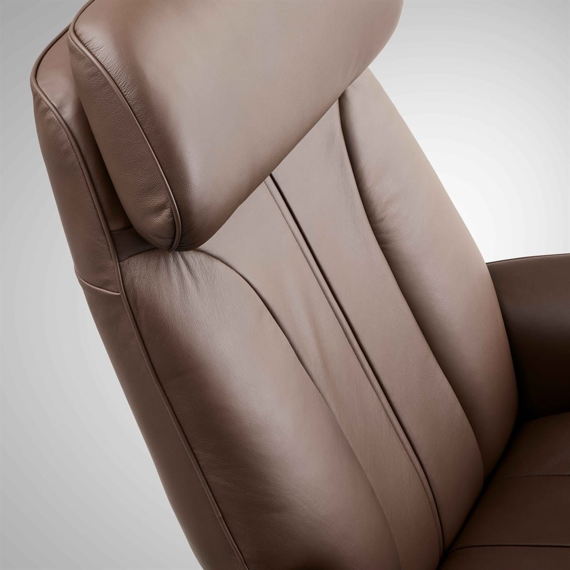 Stressless Paul Recliner - Back in Action